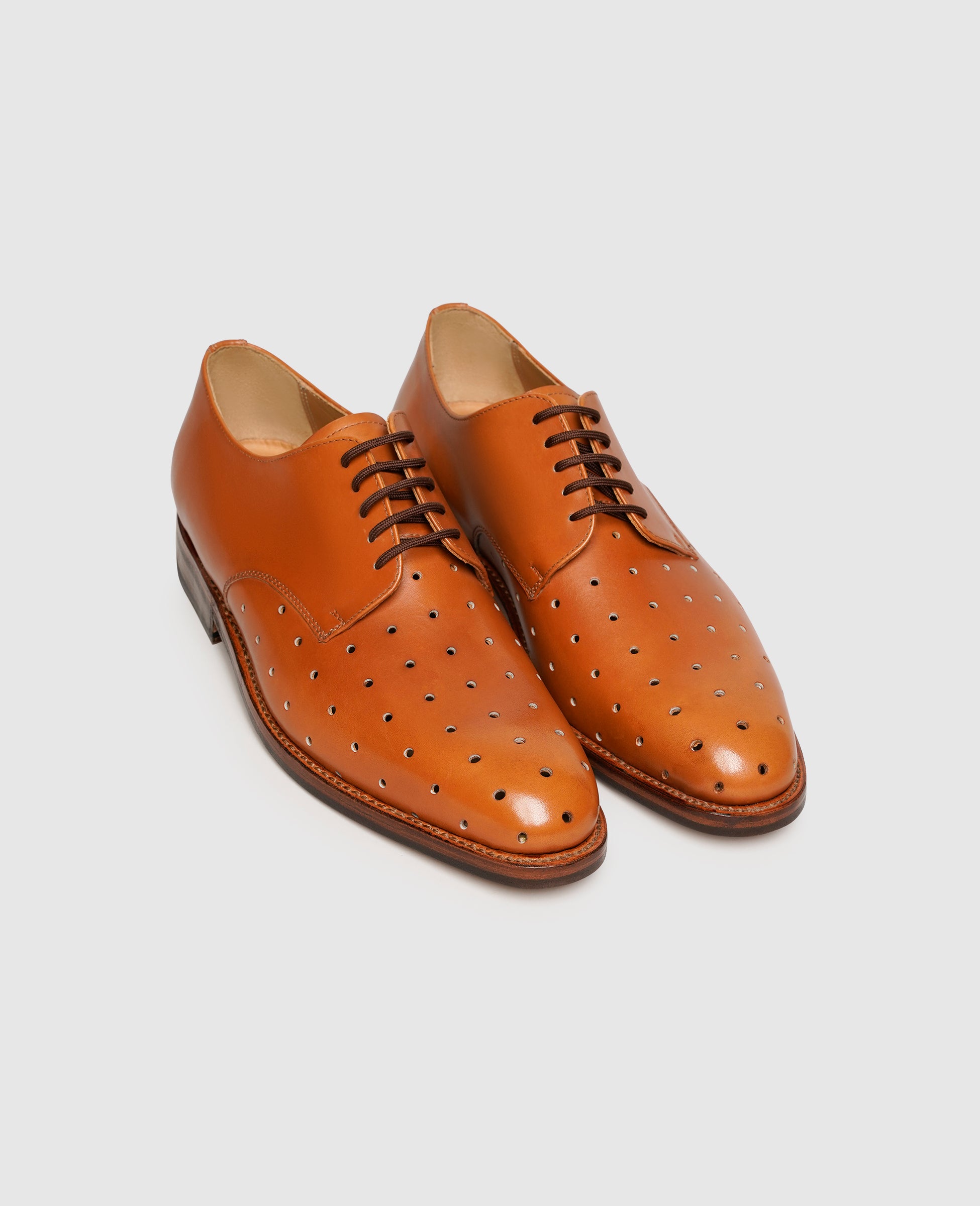 Men's shoes with perforated upper leather | Heinrich Dinkelacker